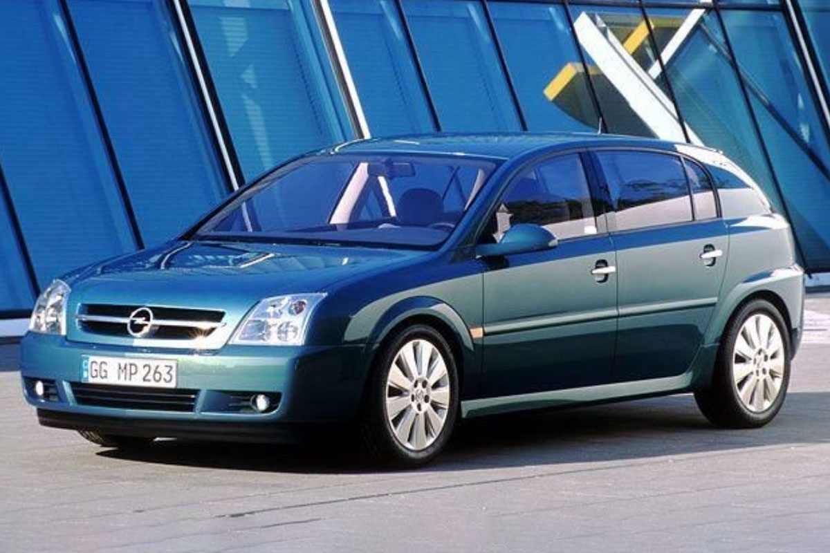 Opel Signum (2003-2008) - ALT-OPEL Interessengemeinschaft von 1972 e.V.
